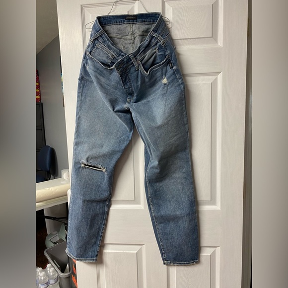 Silver Jeans | Jeans | Silver Destructed Jeans | Poshmark